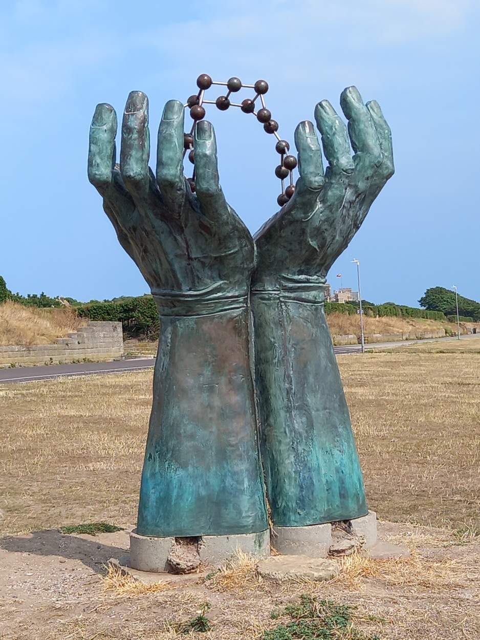 Solve Hands and Molecule sculpture in Ramsgate jigsaw puzzle online ...
