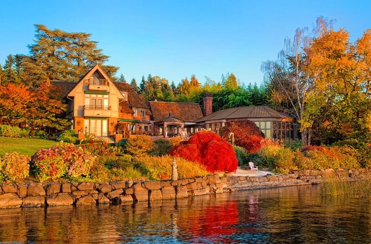 Solve Seattle jigsaw puzzle online with 54 pieces