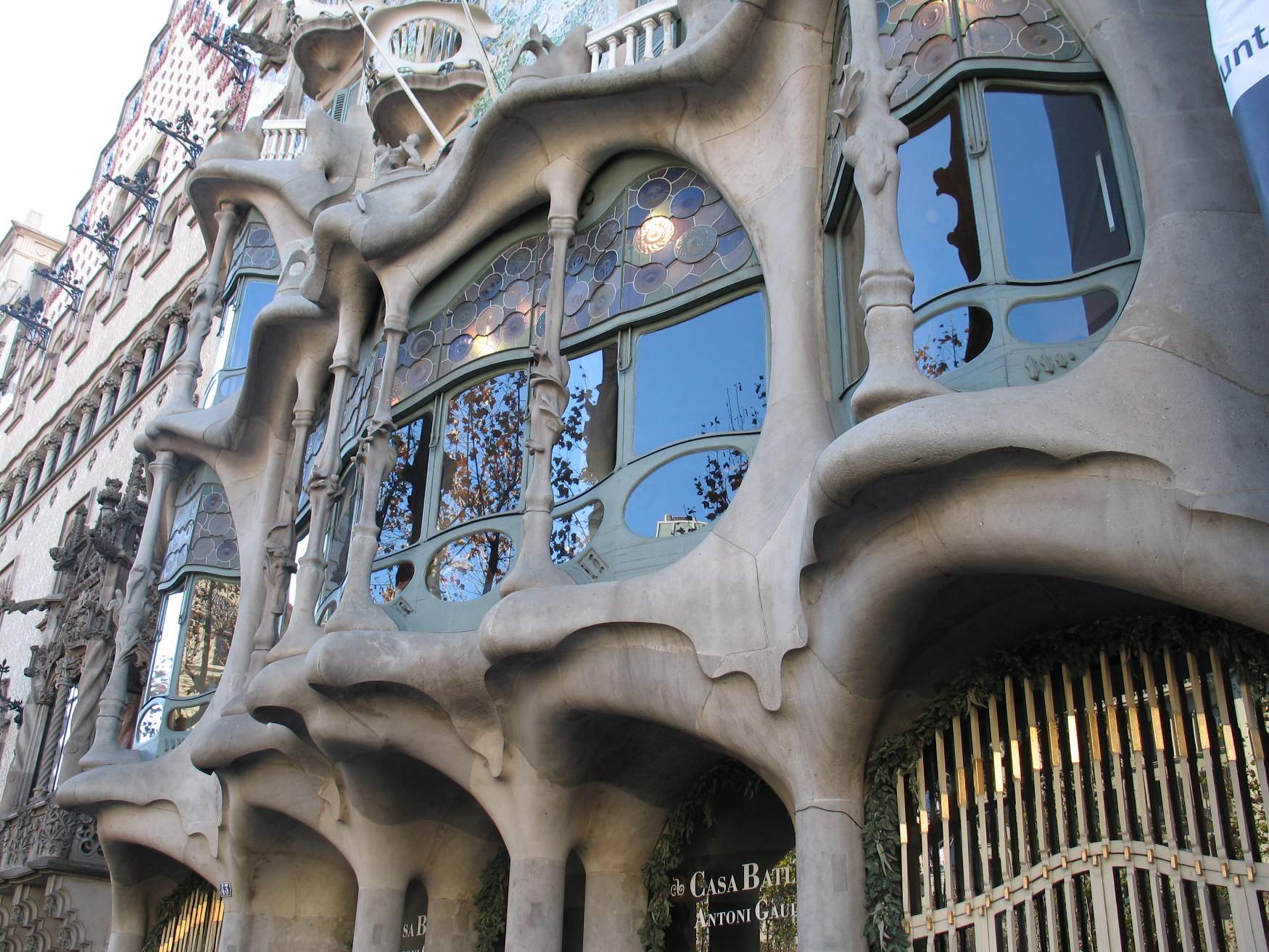 Solve Glorious Barcelona apartment building by Antoni Gaudi jigsaw ...