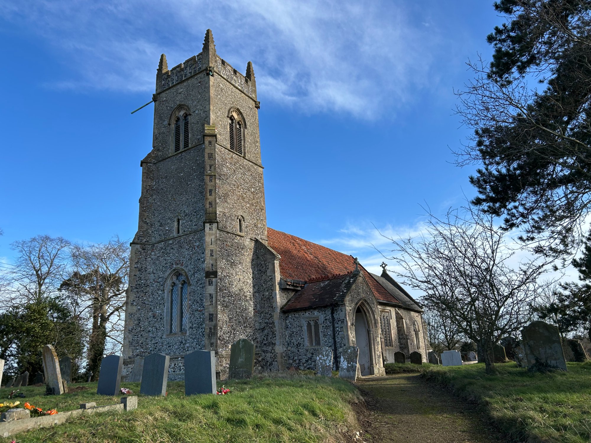 Solve St Peters, Mundham, Norfolk jigsaw puzzle online with 204 pieces