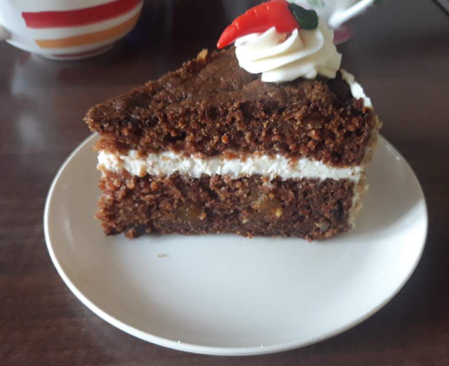 Solve Mrkvový dort, Carrot cake jigsaw puzzle online with 12 pieces