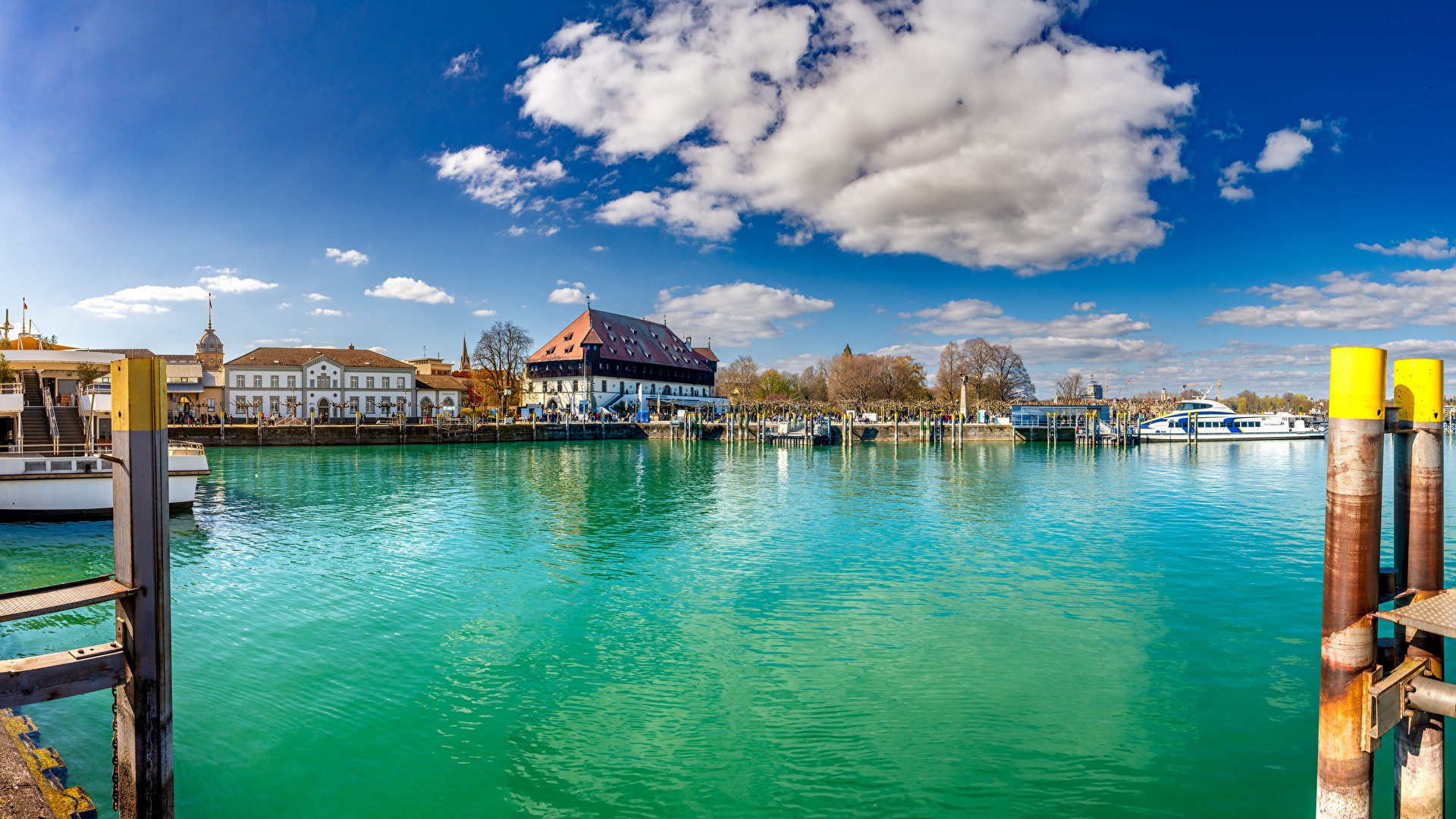 Solve Germany_Lake_Konstanz jigsaw puzzle online with 180 pieces