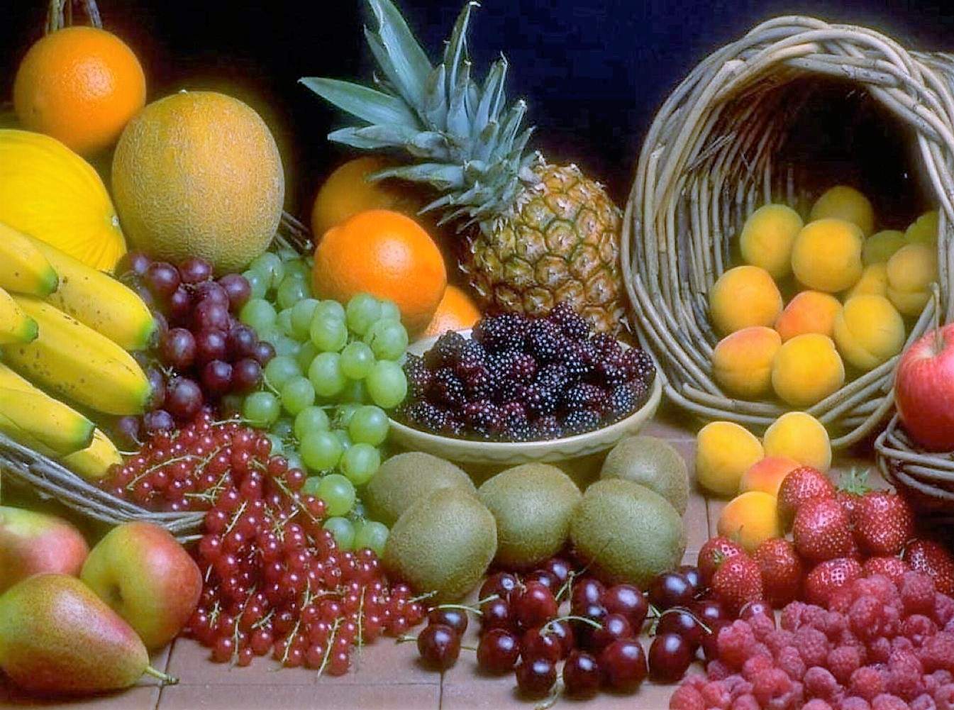 Solve Organic Fruit jigsaw puzzle online with 35 pieces