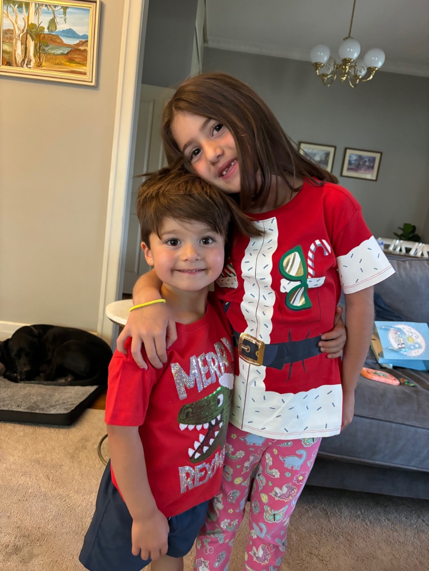 Solve These elves give the best hugs 🤗 jigsaw puzzle online with 12 pieces