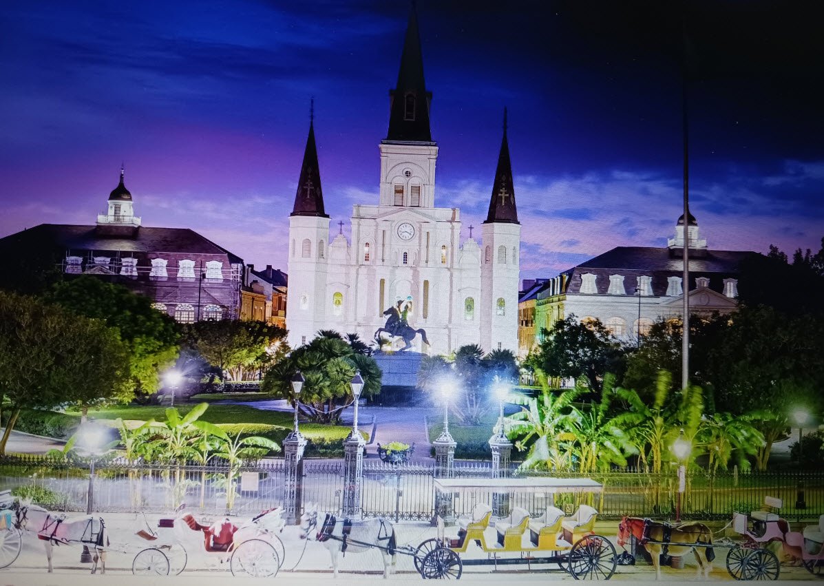 Solve parade of coaches jigsaw puzzle online with 70 pieces