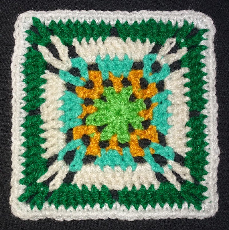 Solve Dec 13th square #348 of 365 jigsaw puzzle online with 25 pieces