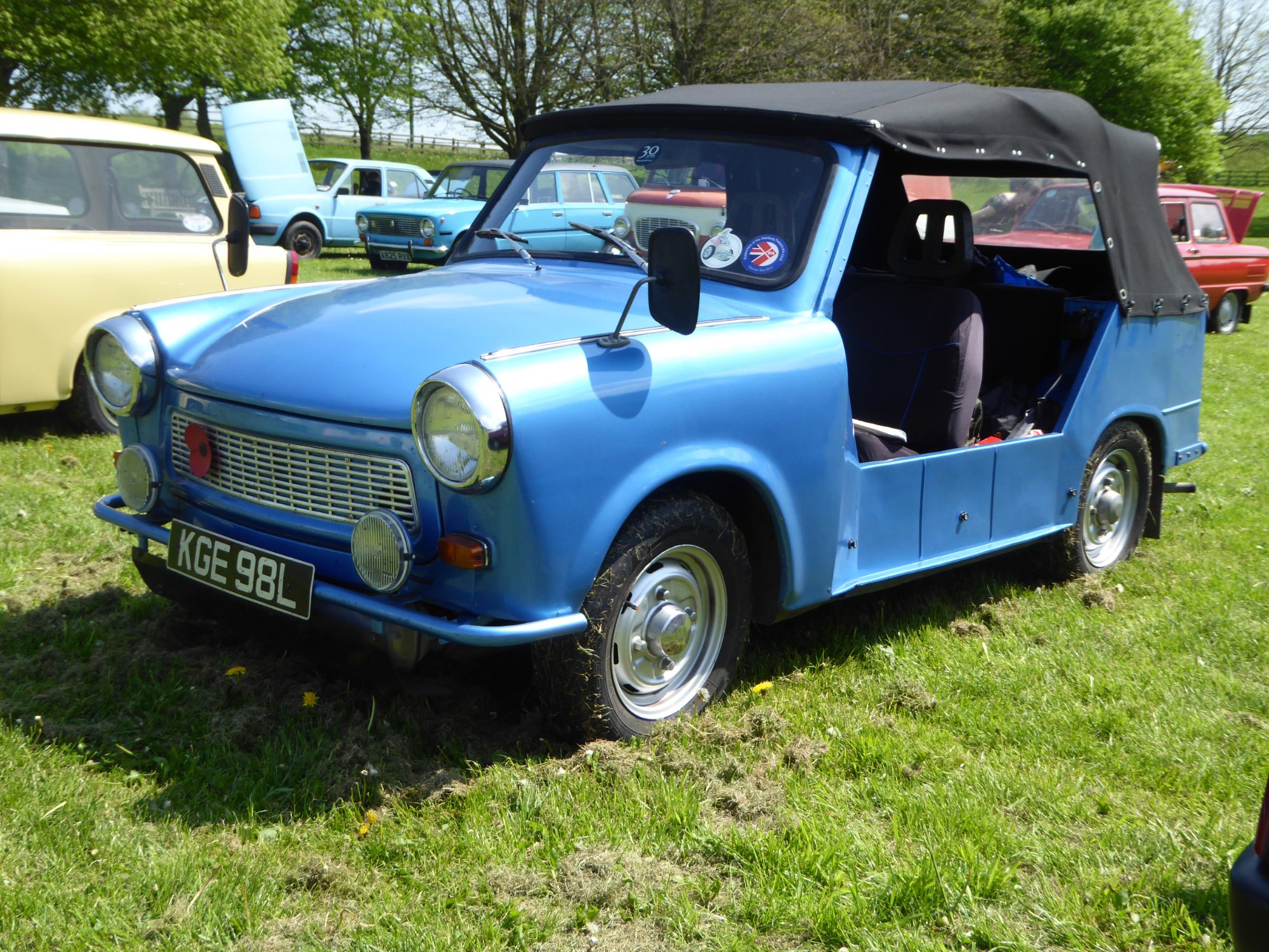 Solve 1972 Trabant 601 Kubel jigsaw puzzle online with 300 pieces