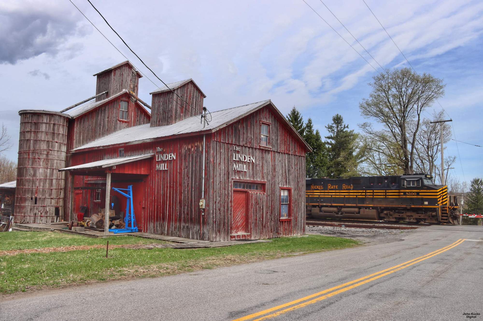 Solve Linden Mill in Bethany jigsaw puzzle online with 176 pieces