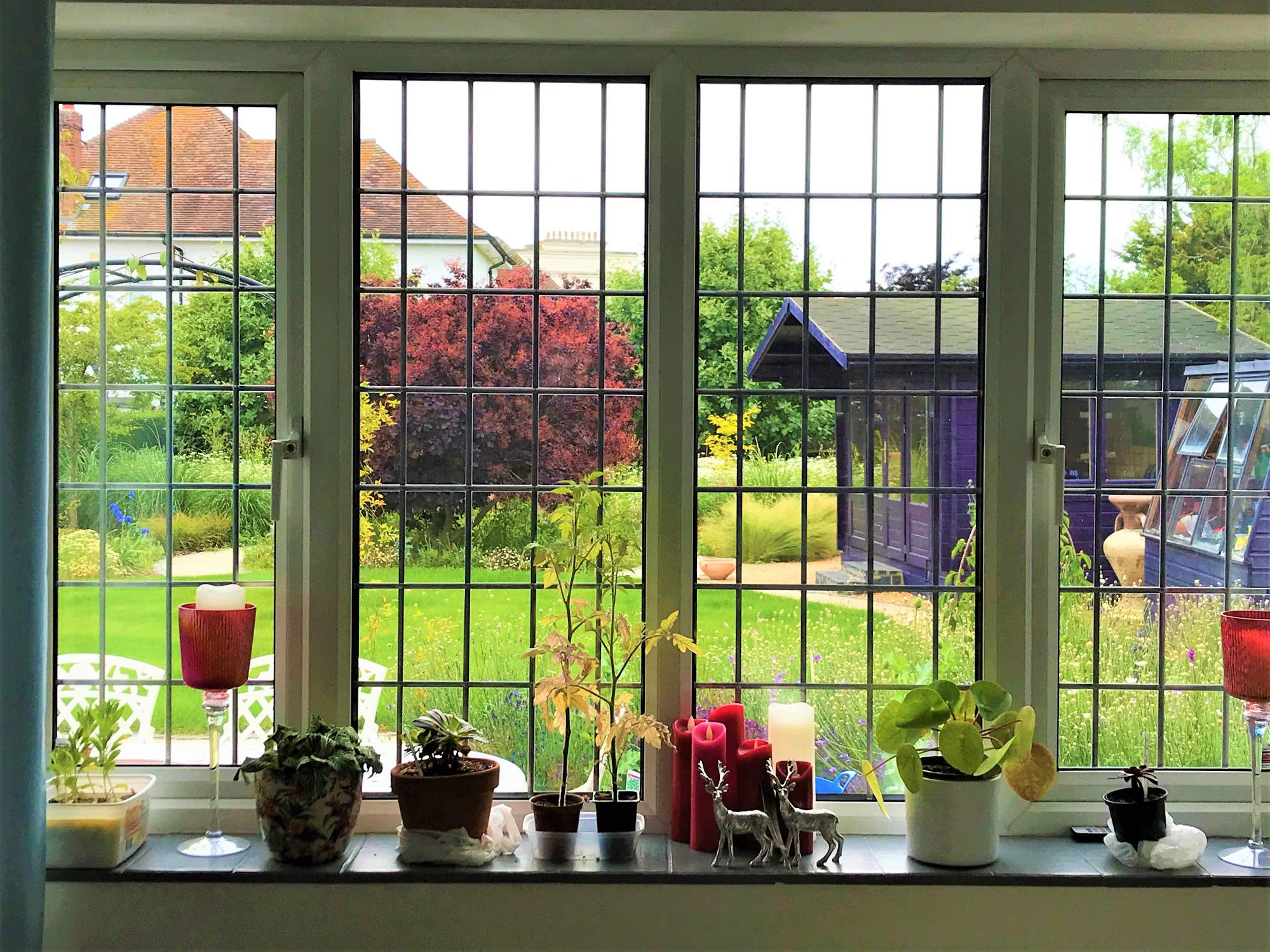 Solve View through the window jigsaw puzzle online with 300 pieces