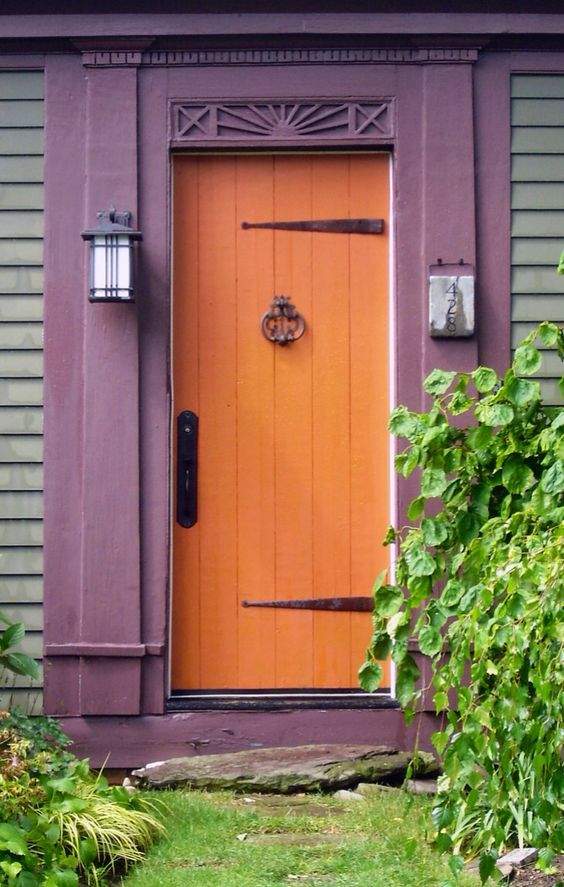 Solve BEAUTIFUL DOOR jigsaw puzzle online with 60 pieces