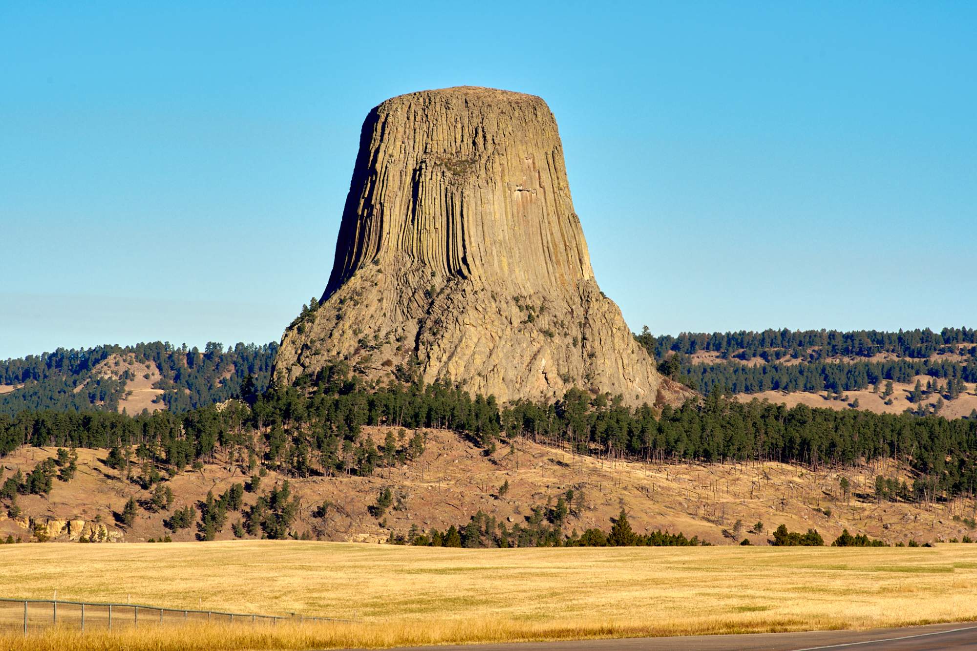 Solve Devils Tower jigsaw puzzle online with 176 pieces