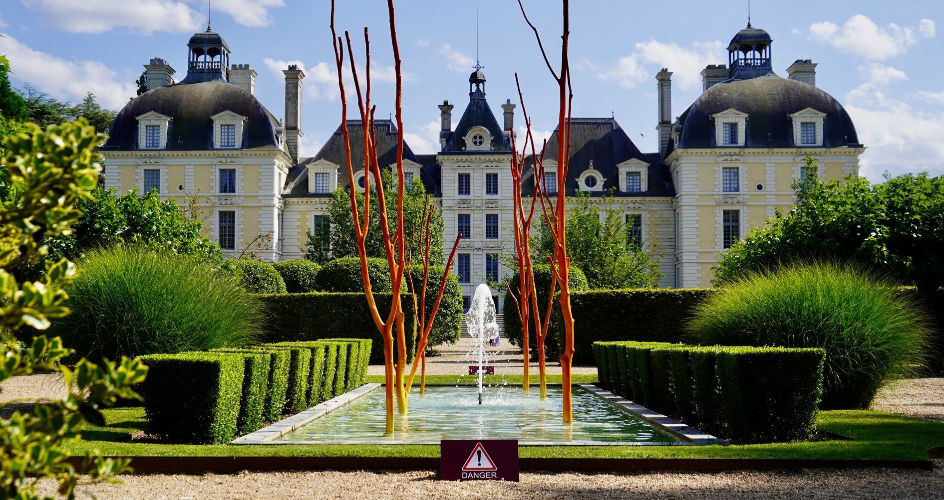 Solve `Loire jigsaw puzzle online with 350 pieces