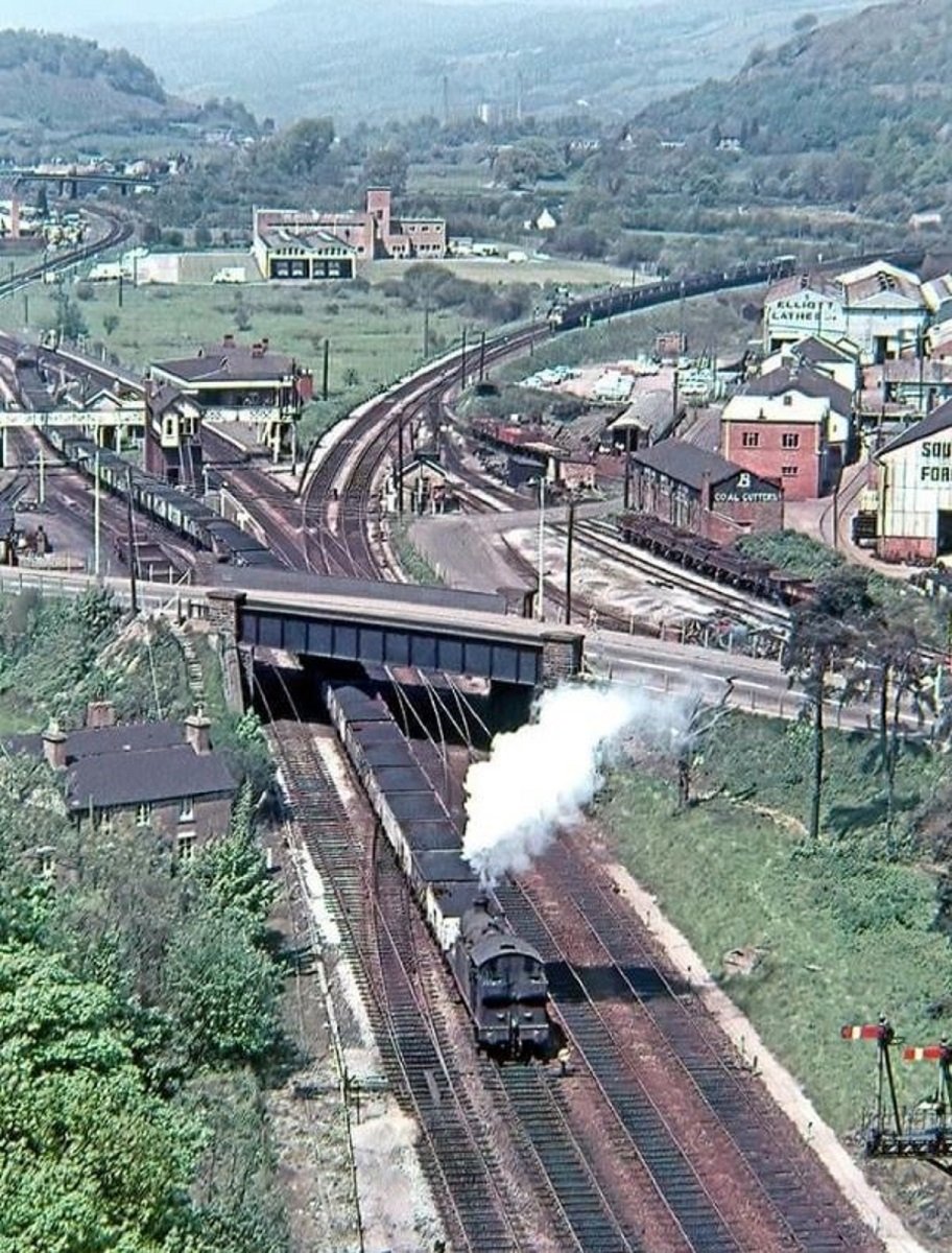 Solve GWR Class 56xx 0-6-2T 5692 provides rear end assistance for the ...