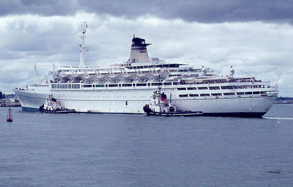 Solve Galileo Galilei jigsaw puzzle online with 28 pieces