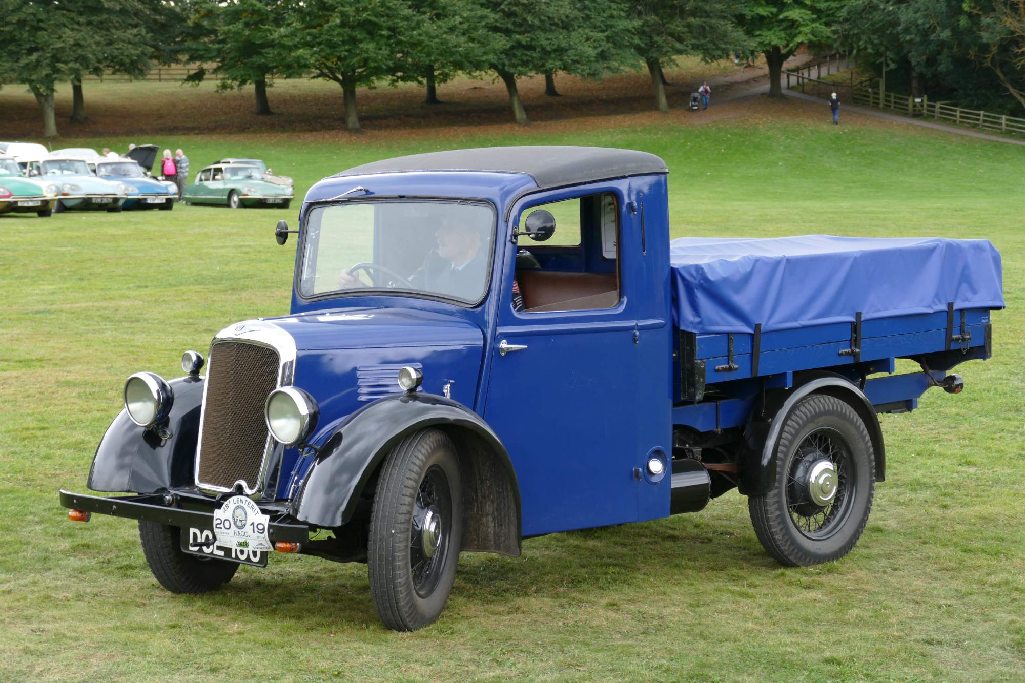 Solve 1938 Morris Series2 jigsaw puzzle online with 294 pieces