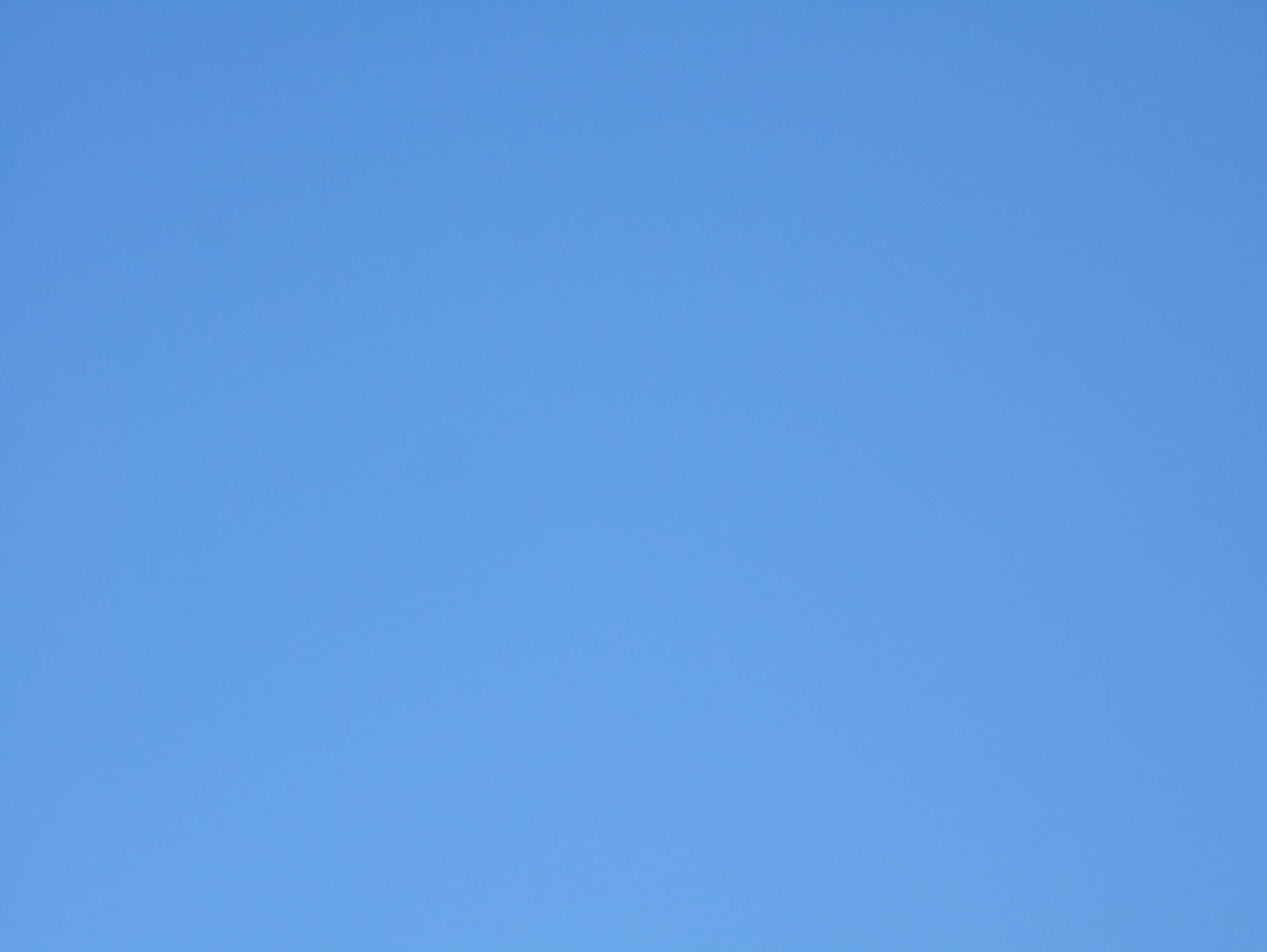 Solve Blue sky jigsaw puzzle online with 594 pieces