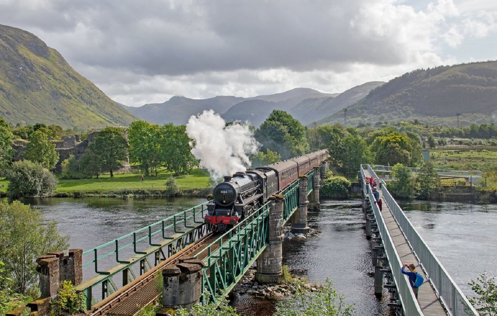 Solve LMS Class 5MT 4-6-0 45212 crossing the River Lochy. jigsaw puzzle ...