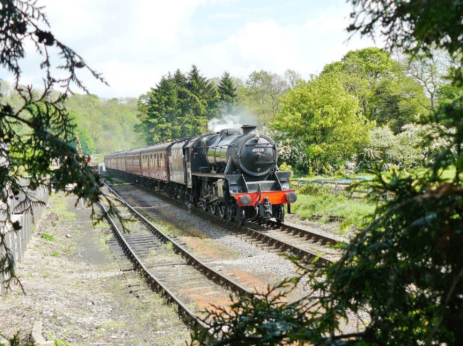 Solve LMS Stanier Class 5MT 4-6-0 45428 Eric Treacy at Newbridge ...