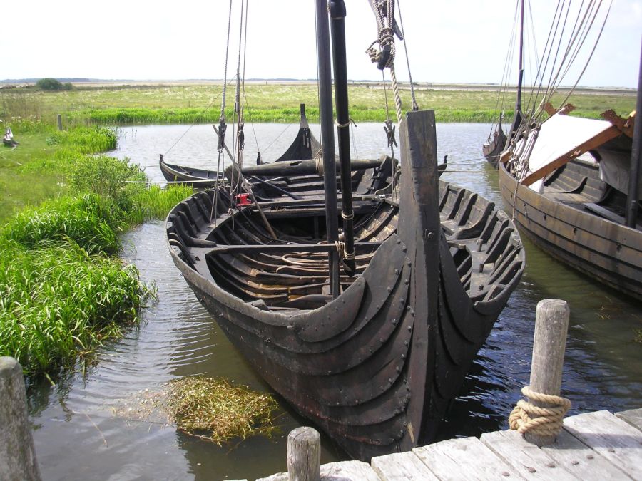 Solve Bork Viking Harbour -viking ships -small- jigsaw puzzle online ...