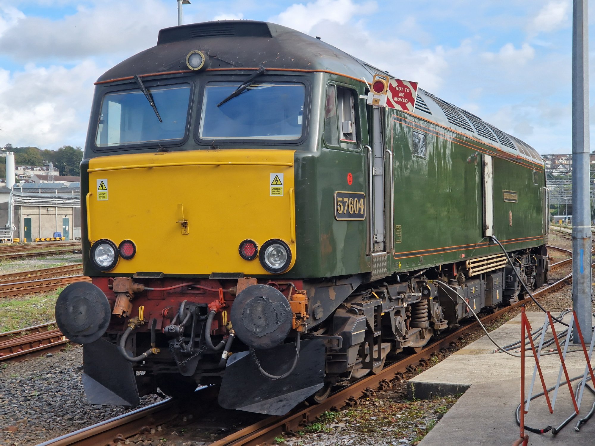 Solve Class 57 jigsaw puzzle online with 594 pieces