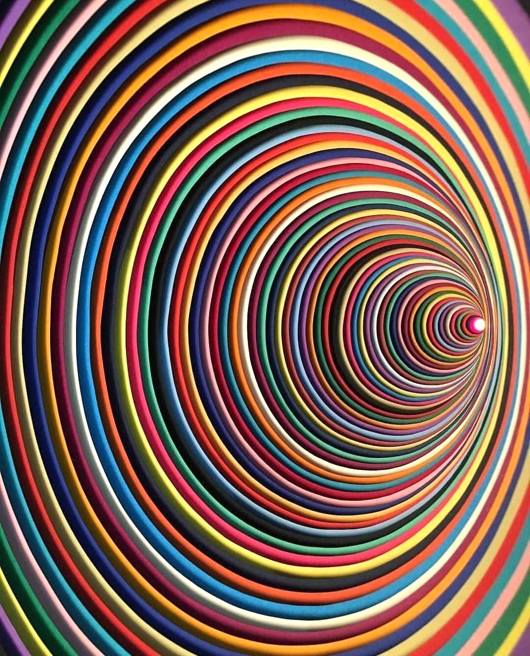 Solve Circles within circles jigsaw puzzle online with 120 pieces