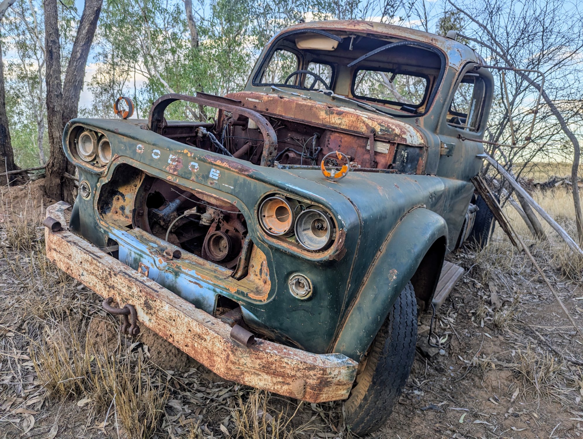 Solve Car jigsaw puzzle online with 336 pieces