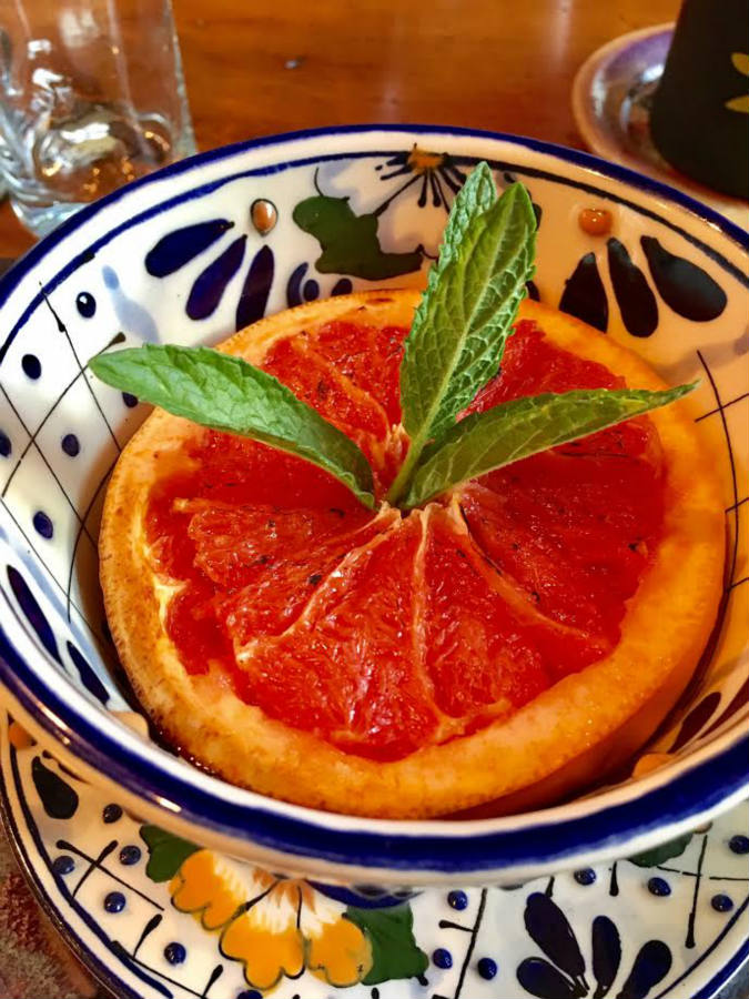 Solve Grapefruit for breakfast jigsaw puzzle online with 48 pieces