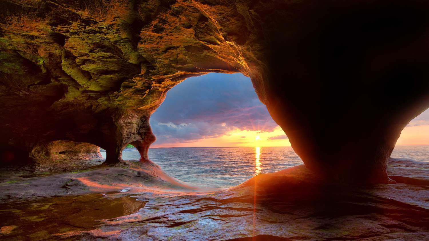 Solve Caves on Lake Superior, Pictured Rocks National Lakeshore ...