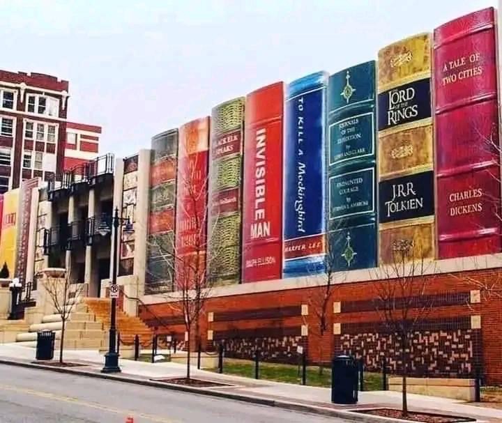 Solve This is the front of the Kansas City Missouri library !!!! jigsaw ...