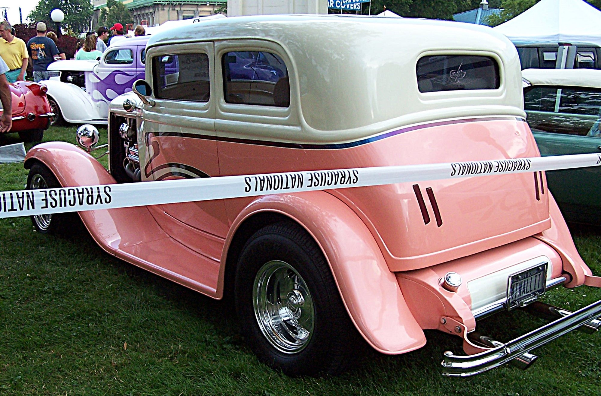 Solve 1932 Ford Vicky--Rear jigsaw puzzle online with 96 pieces