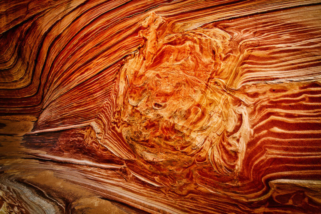 Solve Vermilion Cliffs National Park jigsaw puzzle online with 24 pieces