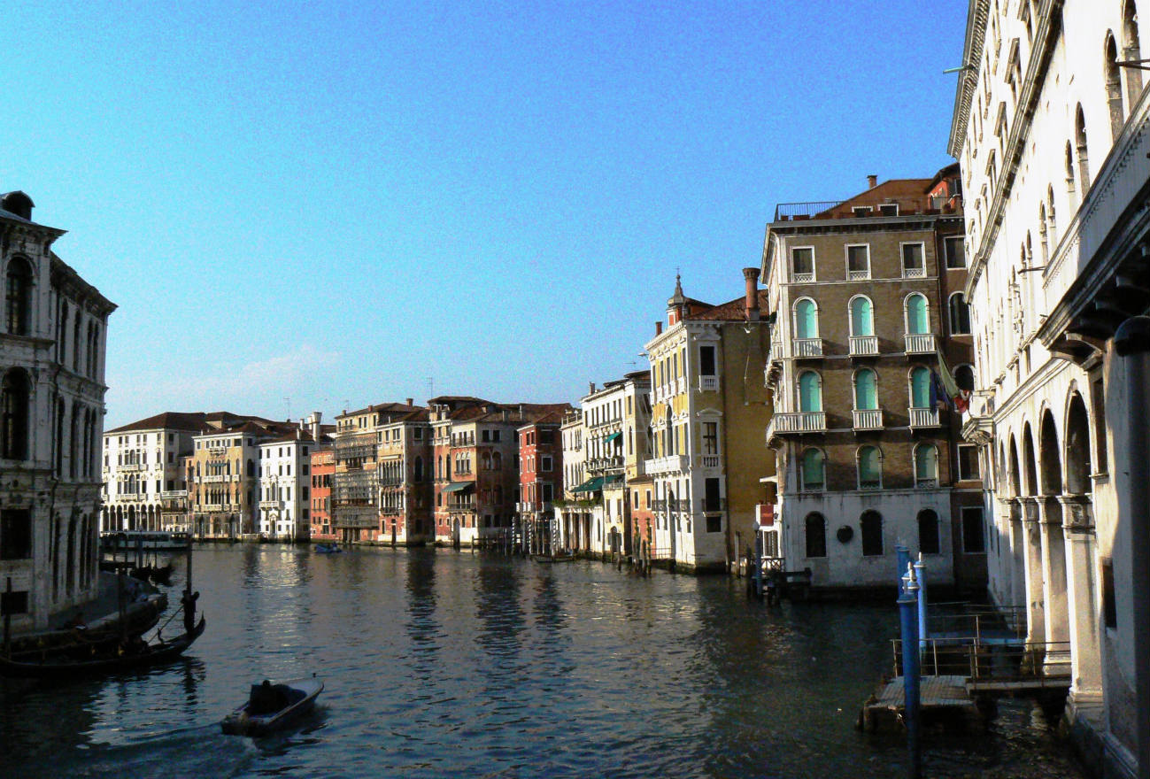 Solve Grand Canal, Venice jigsaw puzzle online with 117 pieces