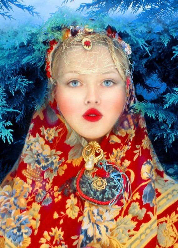 Solve Olga Valeska jigsaw puzzle online with 48 pieces