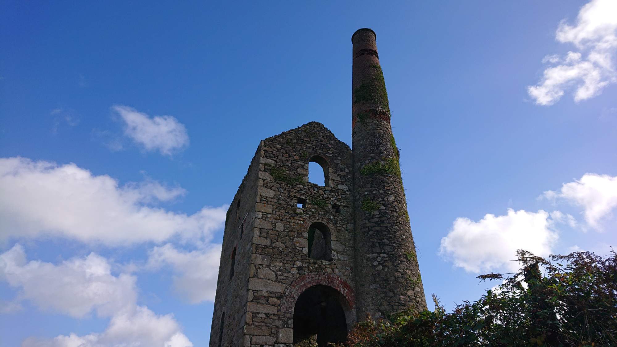 Solve Cornish Tin Mine jigsaw puzzle online with 144 pieces