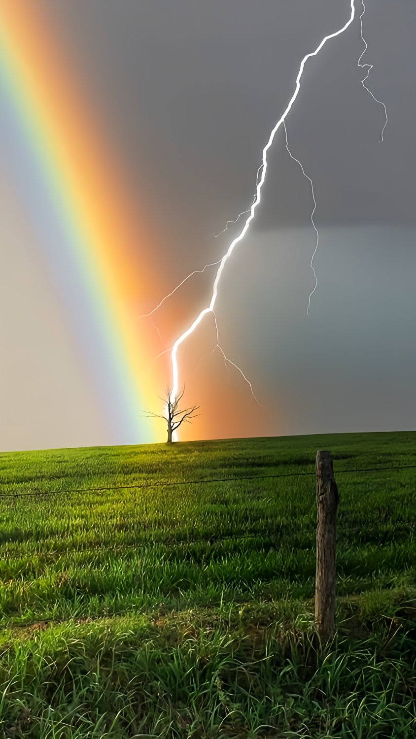 Solve Lightning strikes under the rainbow jigsaw puzzle online with 405 ...