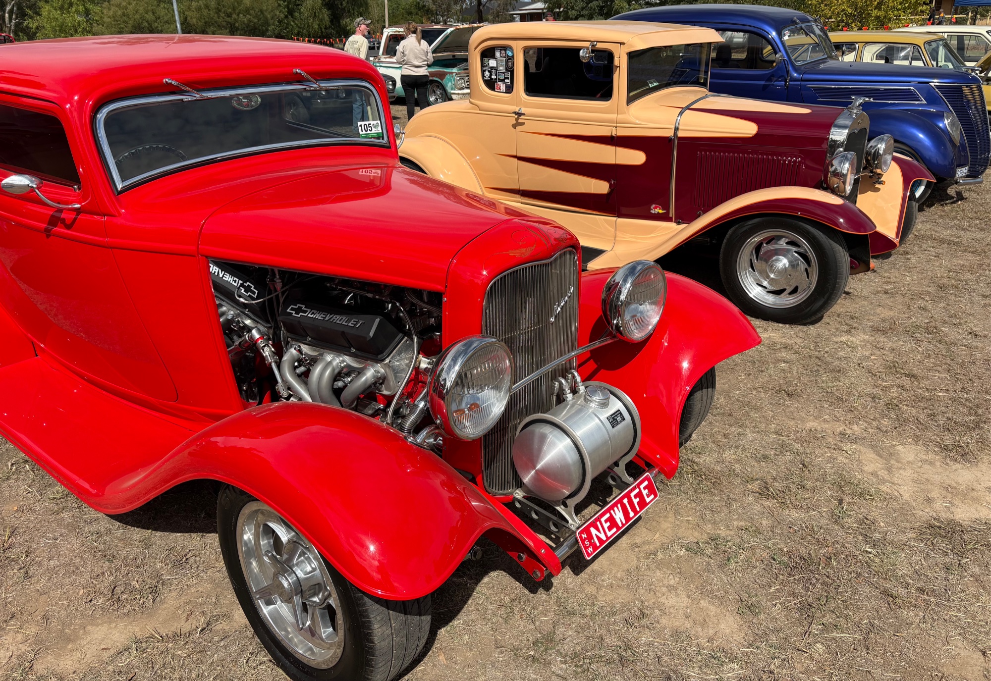 Solve Car show jigsaw puzzle online with 77 pieces