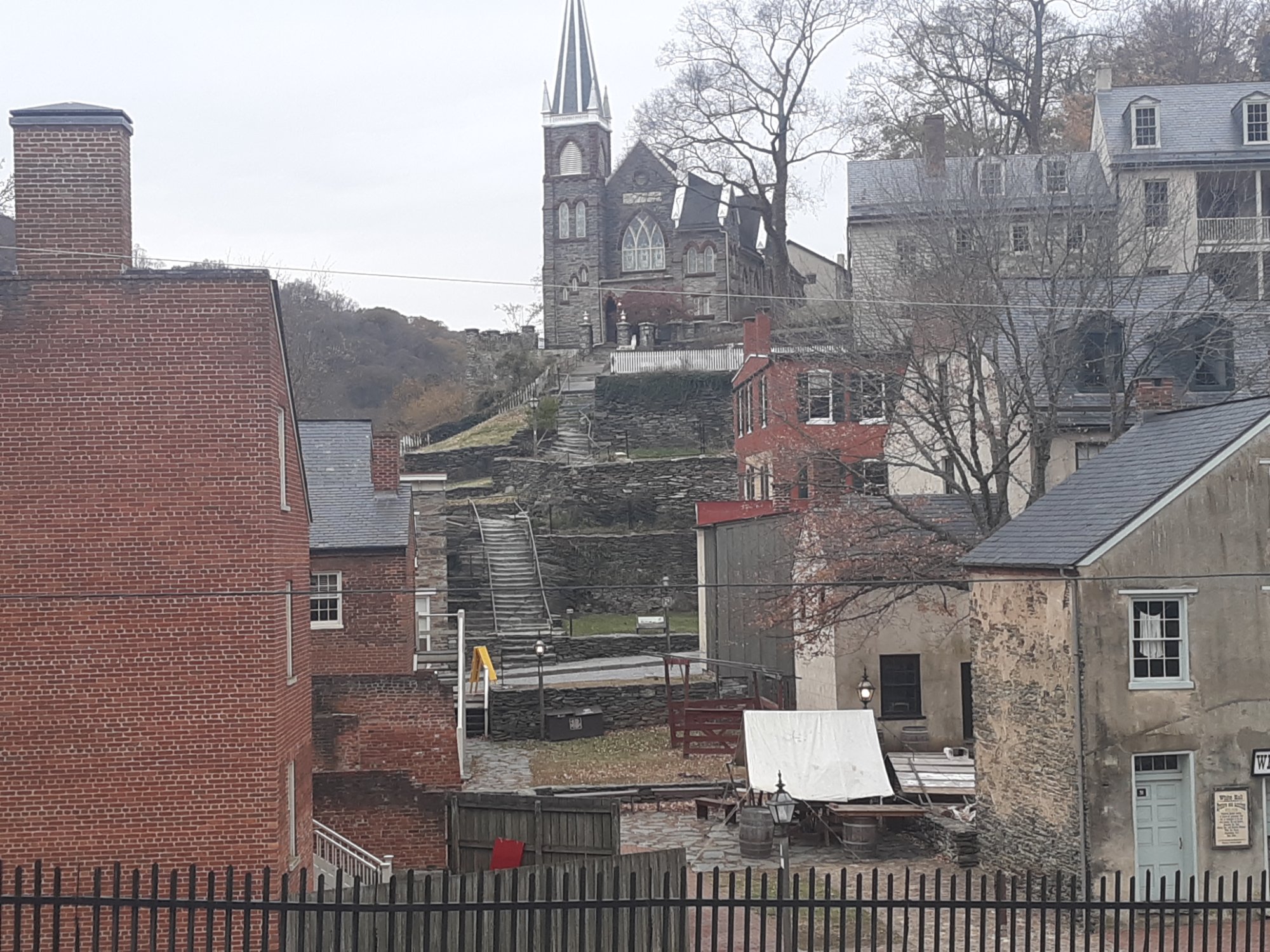 Solve Another view of Harpers Ferry jigsaw puzzle online with 130 pieces