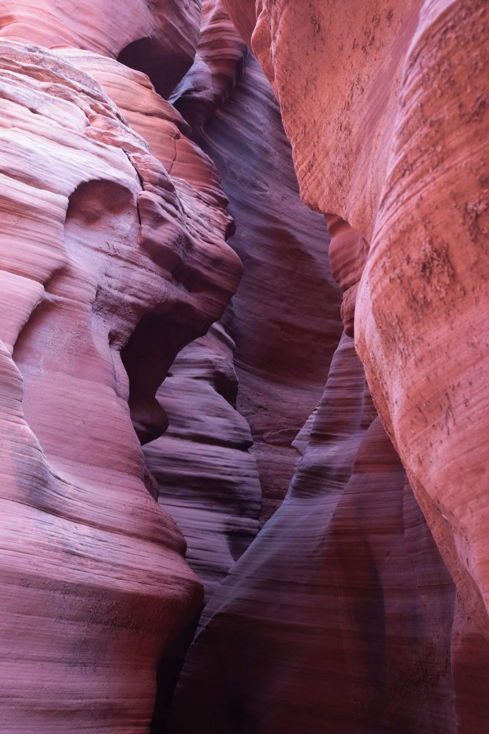 Solve Into a cranny of Antelope Canyon jigsaw puzzle online with 96 pieces