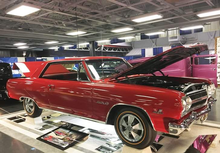 Solve 1965 Chevelle SS 396 jigsaw puzzle online with 88 pieces
