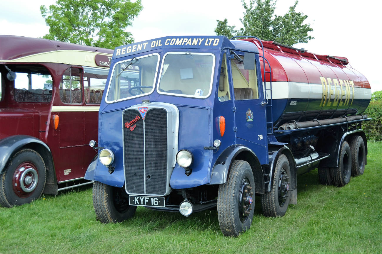 Solve 1947 AEC Mammoth Major 8 Mk III tanker jigsaw puzzle online with ...