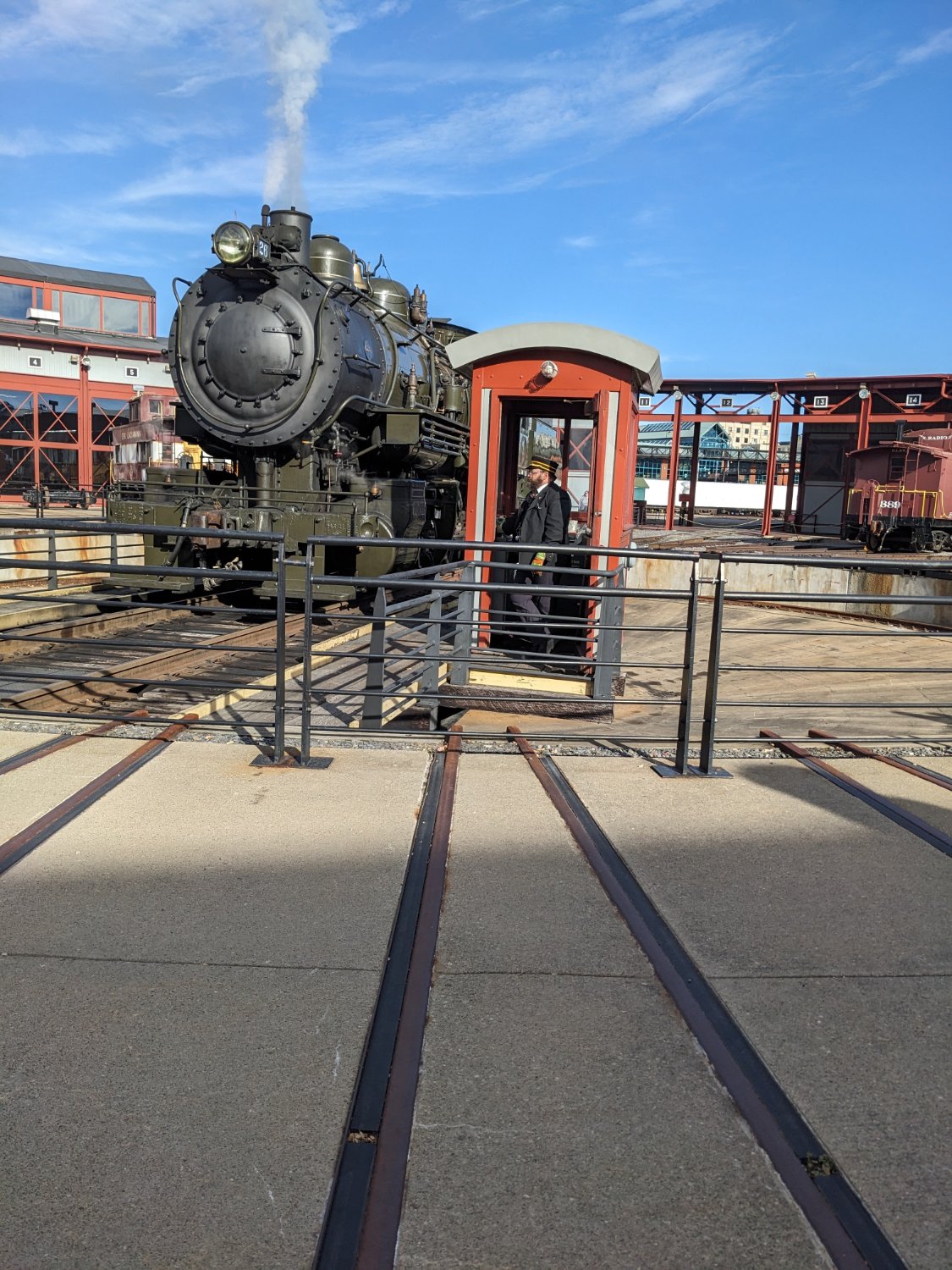 Solve Baldwin Locomotive Works no. 26 -turntable shed jigsaw puzzle ...