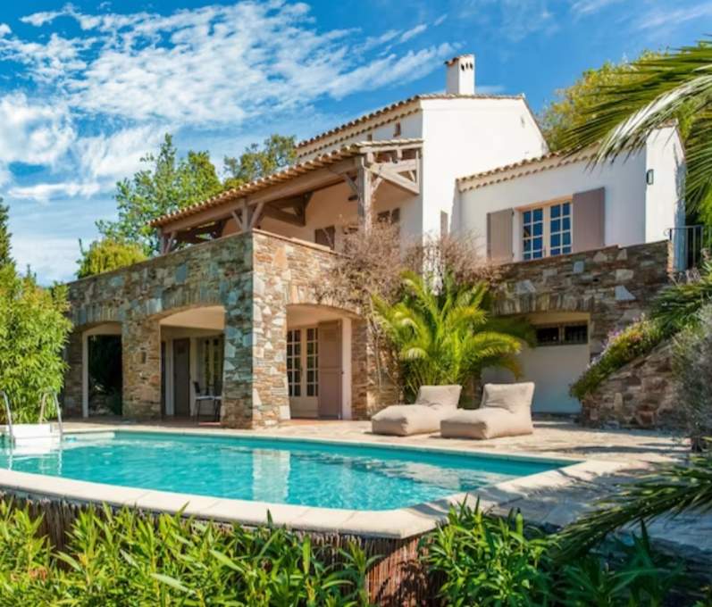 Solve #29 Villa jigsaw puzzle online with 9 pieces