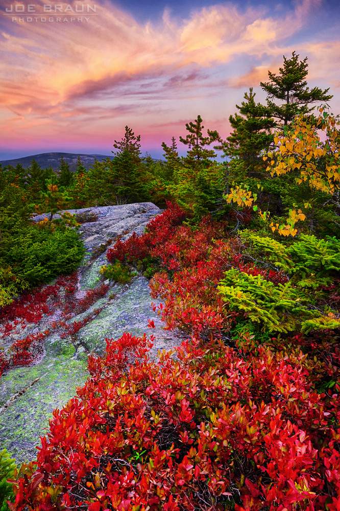 Solve Beech Mountain fall colours jigsaw puzzle online with 176 pieces