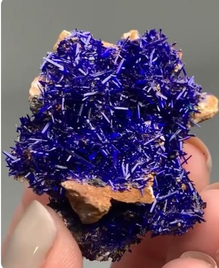 Solve Azurite Sonora, Mexico jigsaw puzzle online with 42 pieces