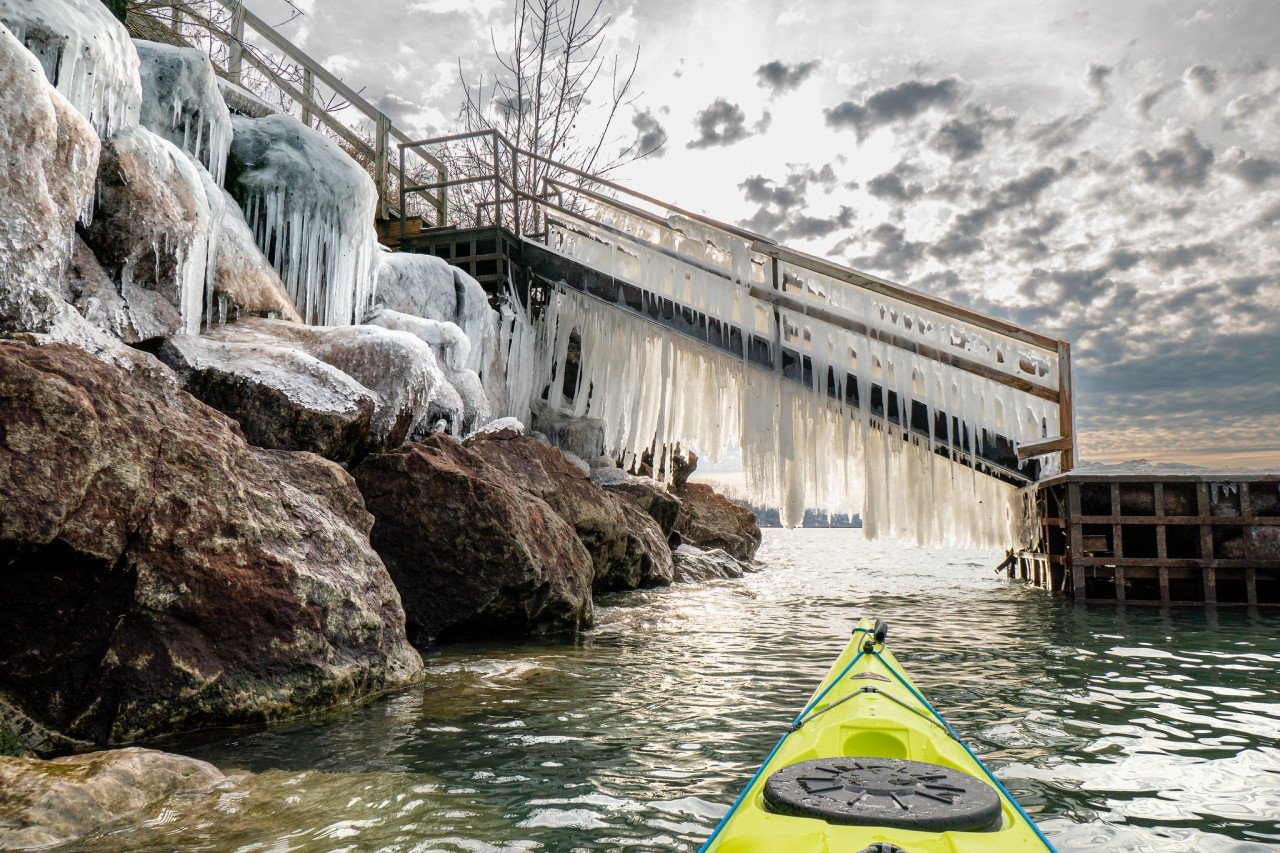 Solve The Ice Guillotine jigsaw puzzle online with 35 pieces