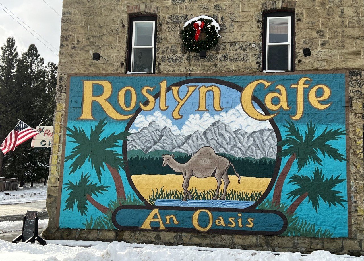 Solve The Roslyn Cafe in Roslyn Washington jigsaw puzzle online with 35 ...