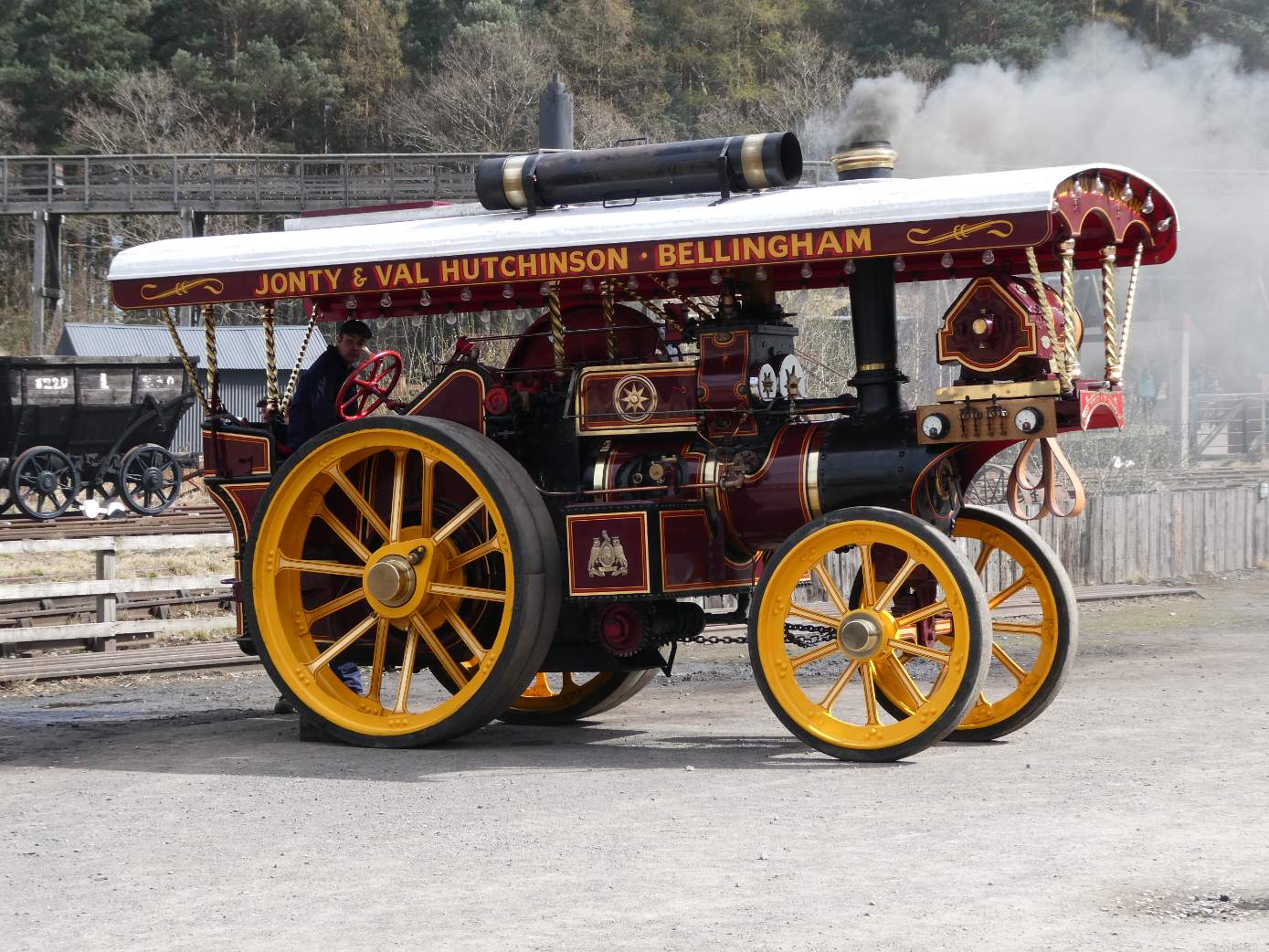 Solve Fowler Showman's Tractor 16971 "Murphy" jigsaw puzzle online with ...