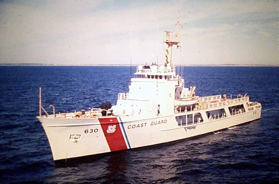 Solve USCGC Alert WMEC-630 (0453) jigsaw puzzle online with 117 pieces