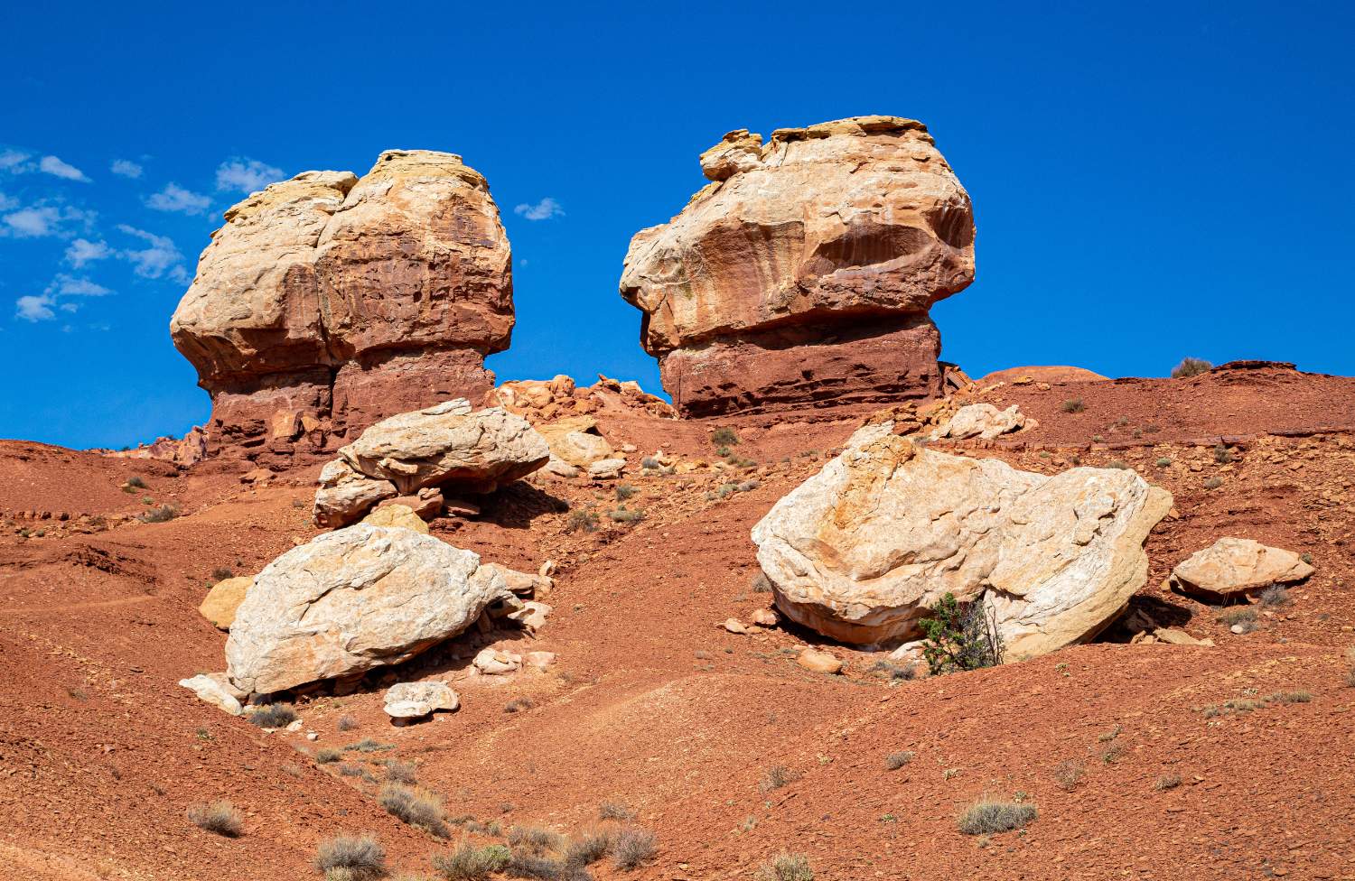 Solve THIS PLACE "ROCKS" jigsaw puzzle online with 96 pieces