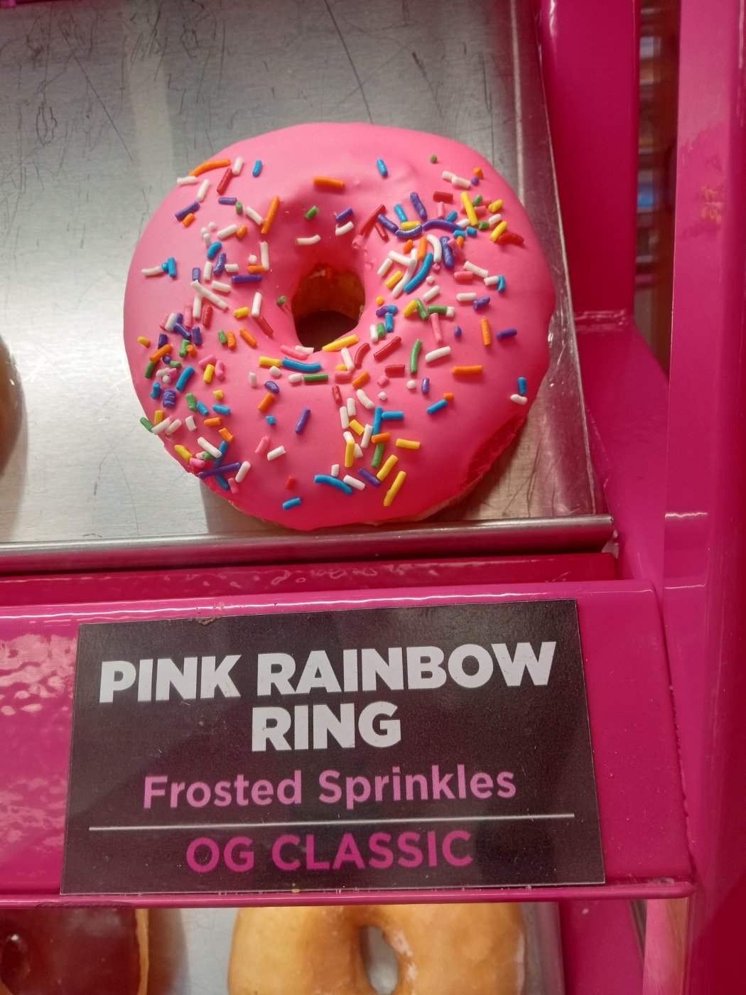 Solve Pink Rainbow Ring jigsaw puzzle online with 35 pieces